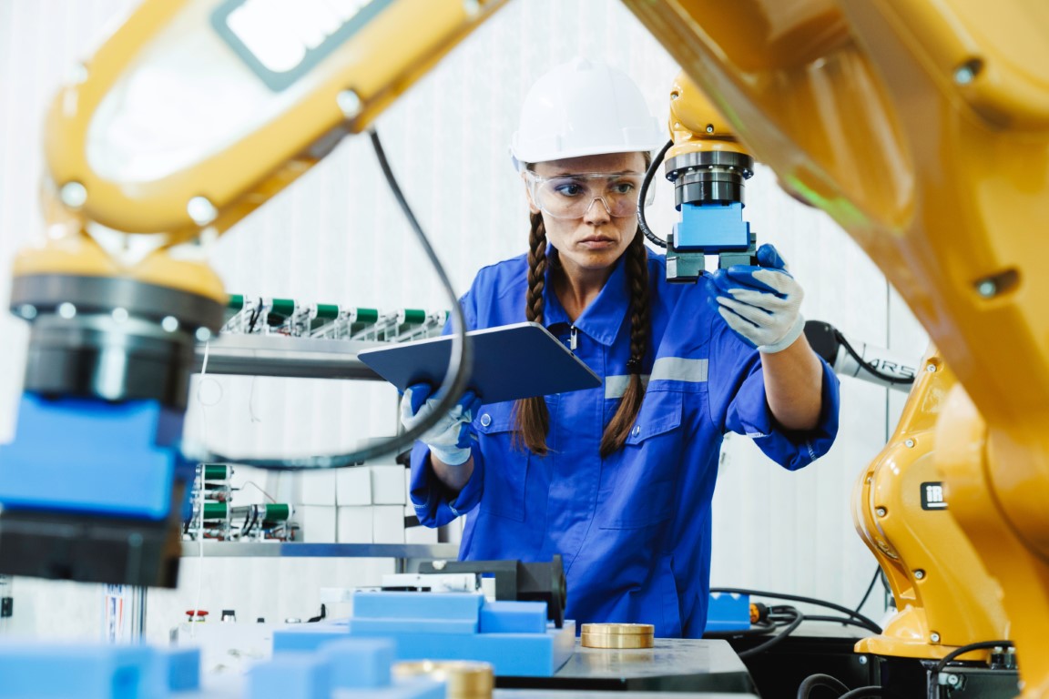 What is a Cobot? Bridging the Gap Between Robots and Humans ...